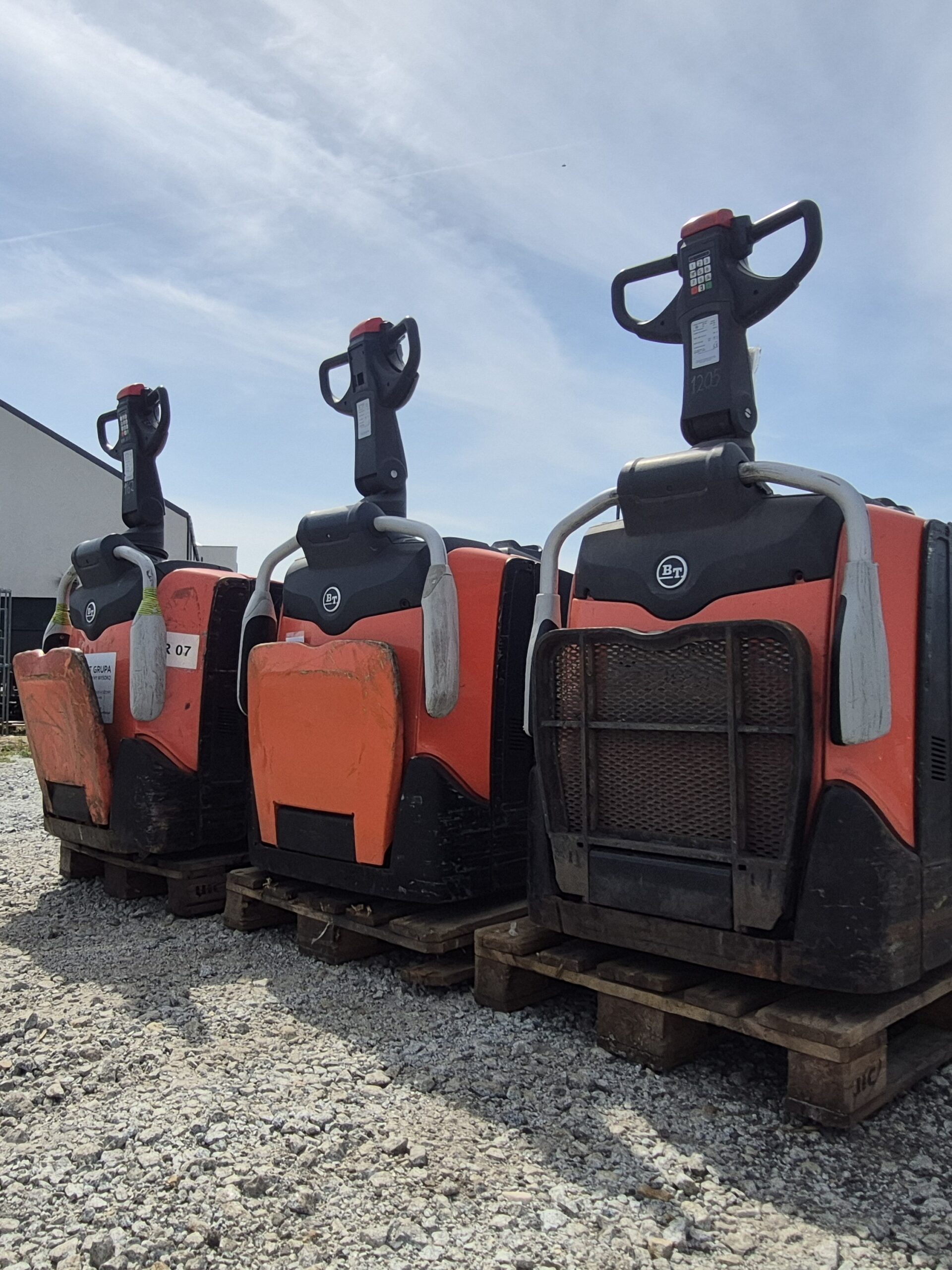 Wózek paletowy z platformą Toyota/BT LPE 220 - fltgrupa.pl