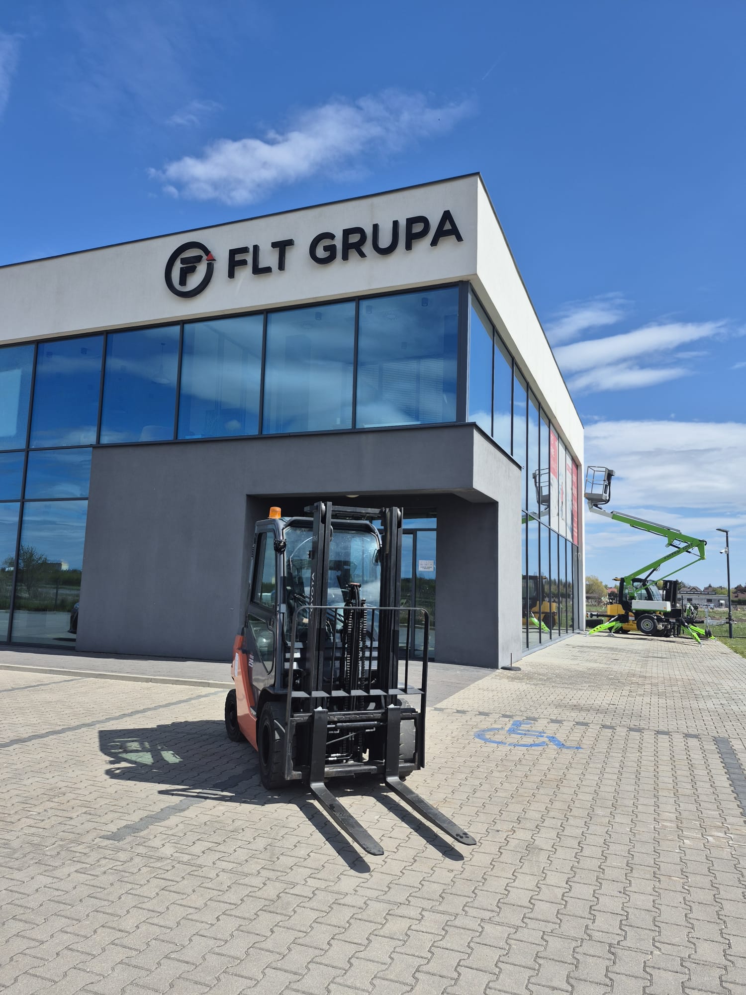 LPG Forklift Toyota 02-8FGF25 (2319) - fltgrupa.pl